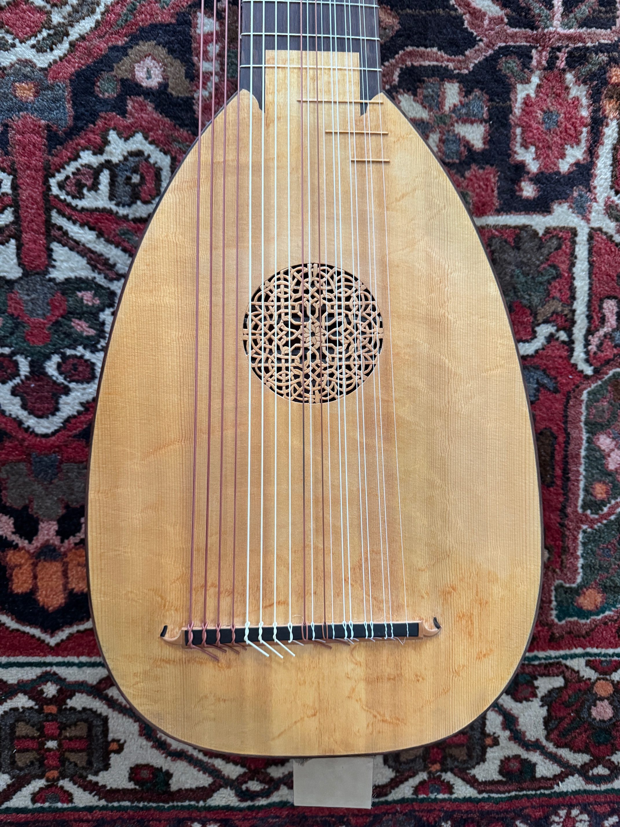 14 courses archlute by Jorge Sentieiro (2009) - Cuerdas Pulsadas